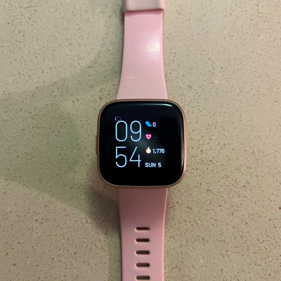 fitbit | Wearables | Fitbit Versa 2 Rose Gold Excellent Condition ...